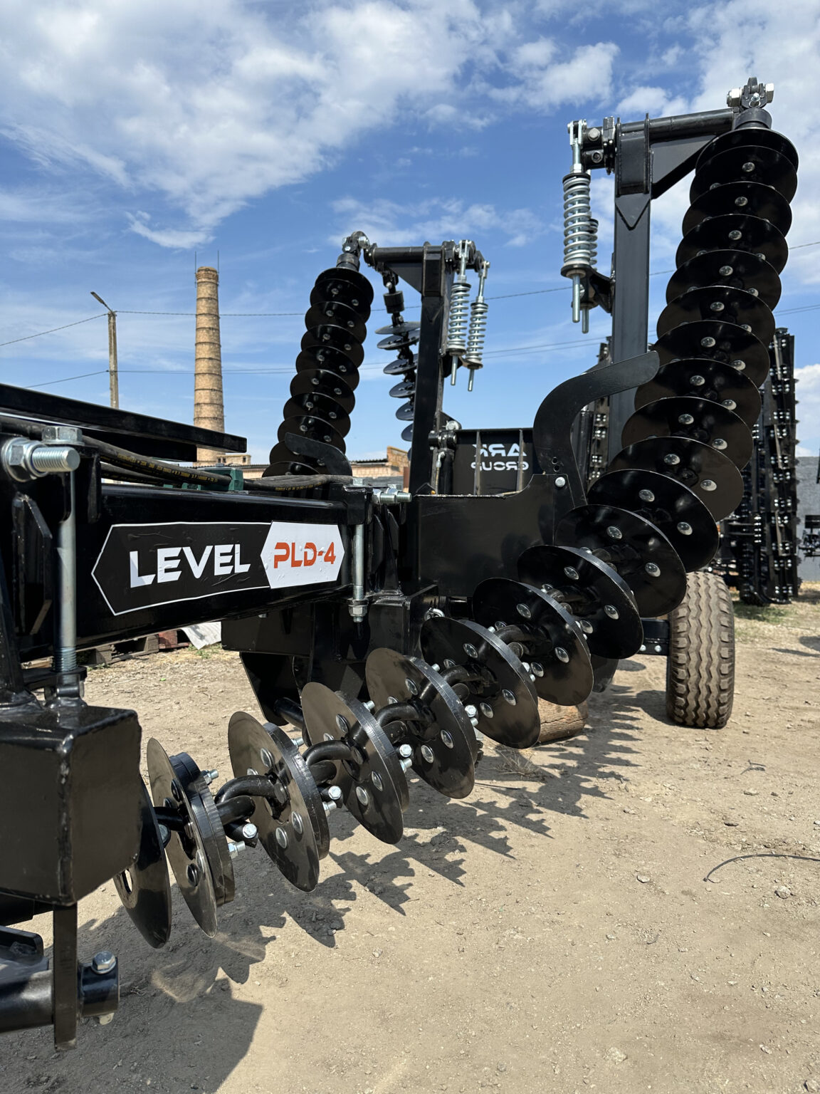 Система обробітку ґрунту "LEVEL" PLD-4PG - ARK Group